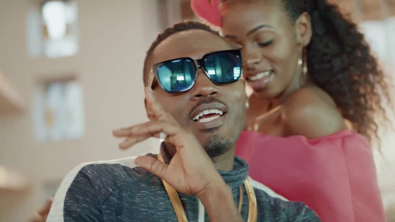 VIDEO: Hellen Lukoma Ft. Roberto - All Alone - Zambianplay